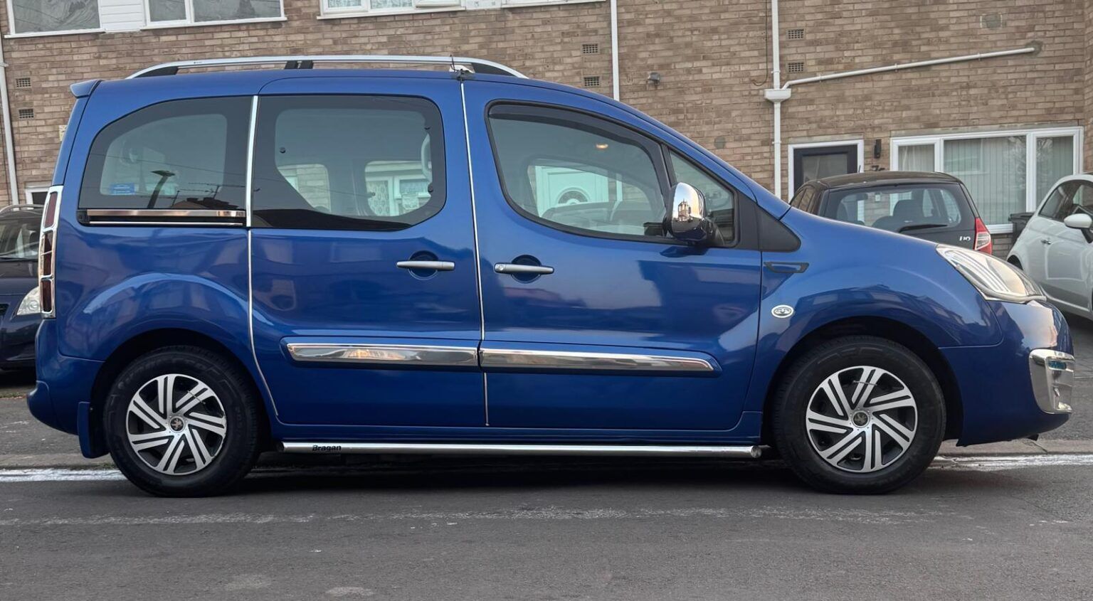 Bristol Blue Line Taxi